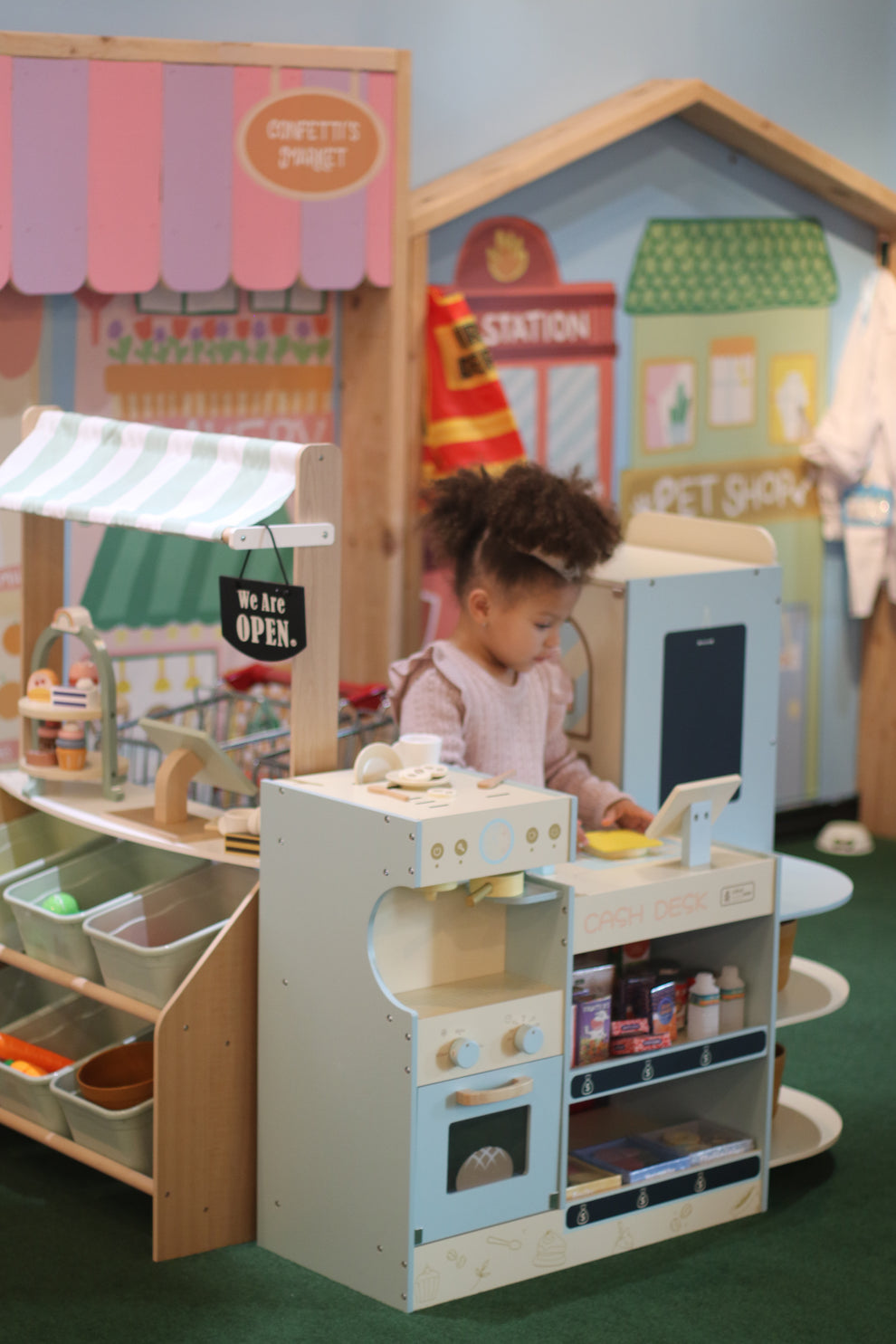 Playing Session – Confetti Play and Cafe LLC